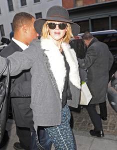 Jennifer Lawrence Makes Chris Martin Jealous With Hot New Bodyguard ...