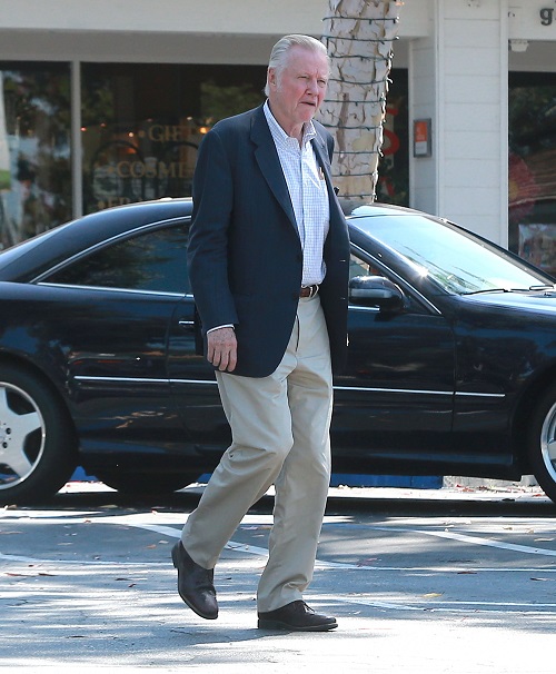 Exclusive... Jon Voight Has A Lonely Father's Day Lunch | Celeb Dirty ...
