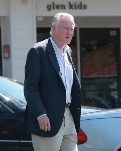 Angelina Jolie Snubs Dad Jon Voight On Father's Day, Too Busy With ...
